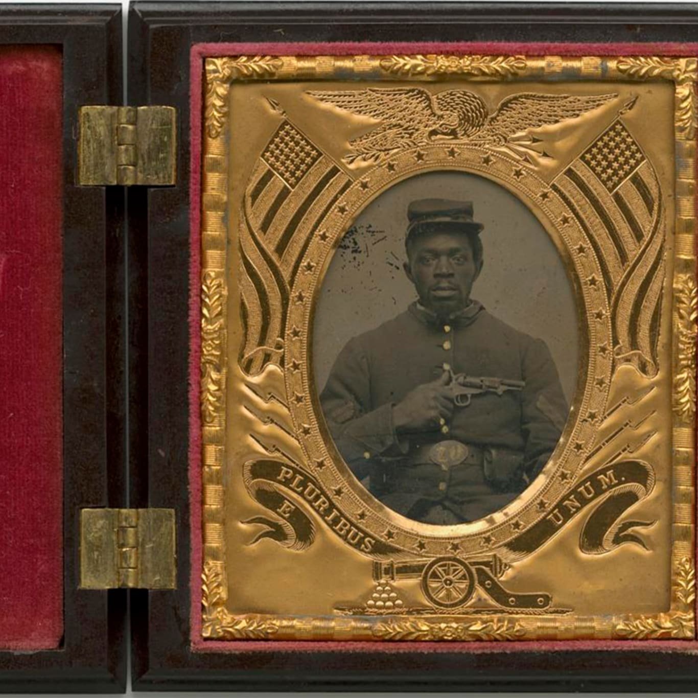Rarely-seen photos tell the story of America's Black Civil War soldiers ...